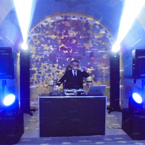Hire A DJ With Live Musicians For Your Party Or Corporate Event